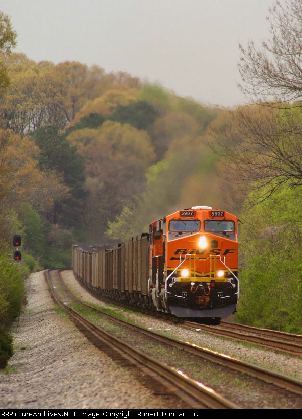 BNSF 5907
